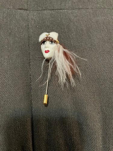 FRENCH FLAPPER STICK PIN LADY FACE HEAD VINTAGE FRANCE OSTRICH FEATHER ...