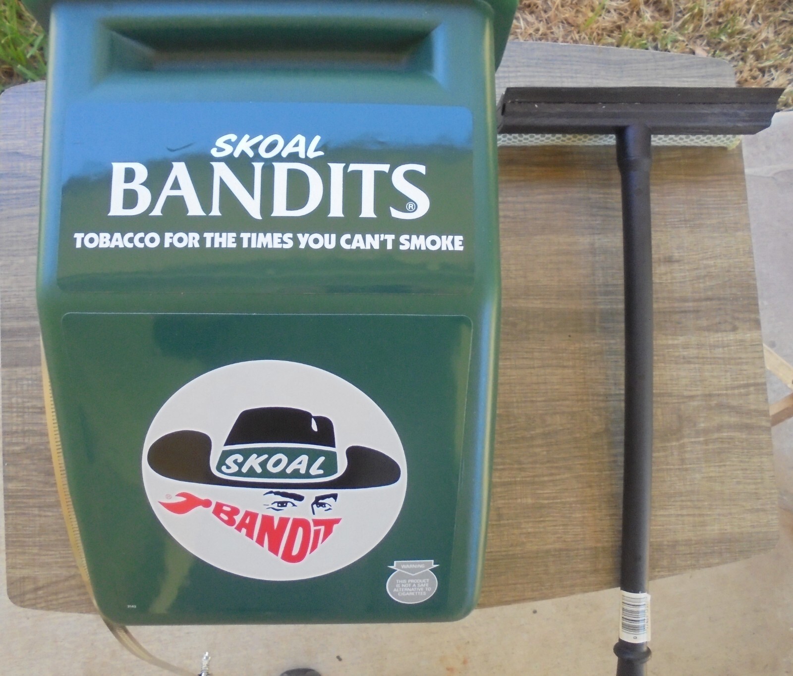SKOAL Bandits Windshield Cleaning Bucket with Squeegy and Hardware RARE ...