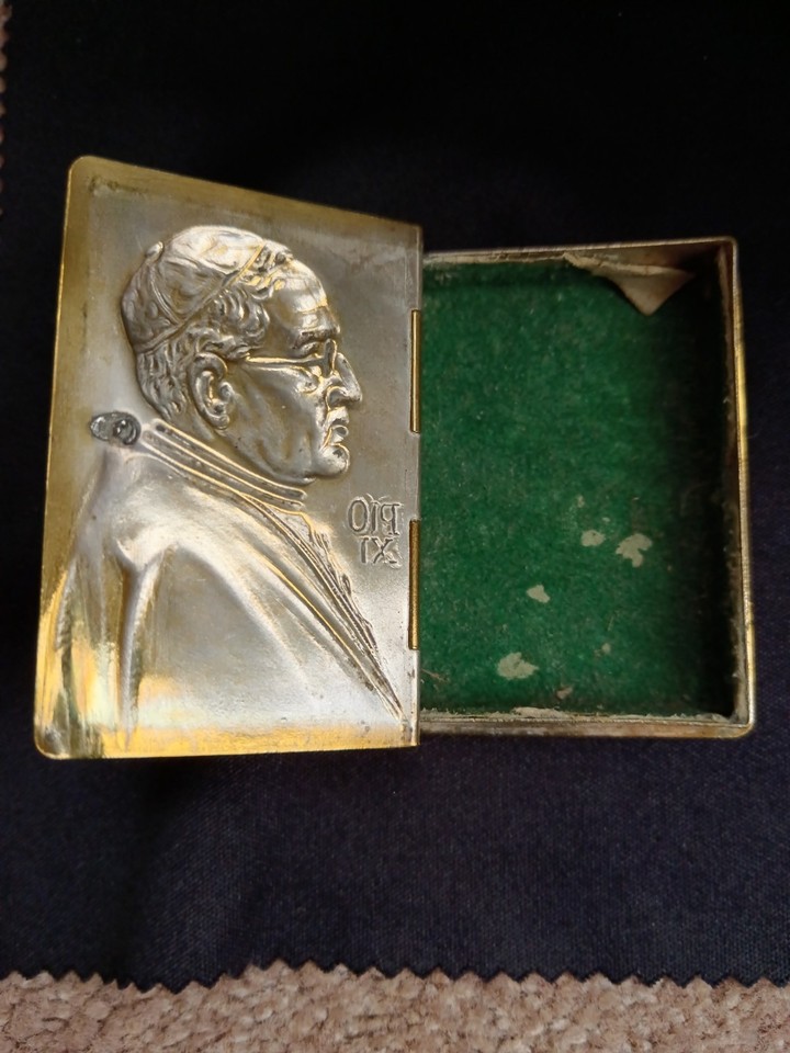 Rosary Box opf Pope PIUS XI, 1922. Brass, Alpaca. 61x43mm. Highly ...