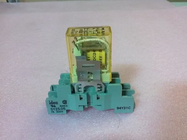 IDEC Ry2s-u Ac120v Relay With Sy2s-05 Socket for sale online | eBay
