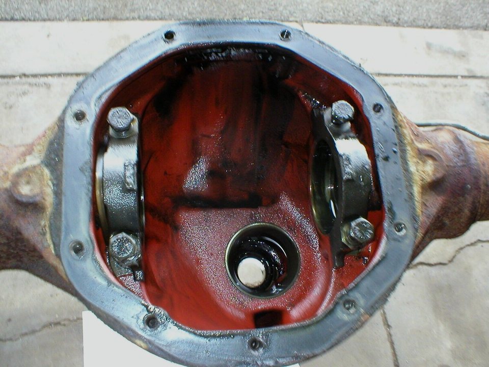 1985-89 Nine 9 Bolt Rear end Borg Warner differential outer housing ...