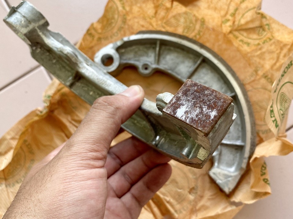 NOS HONDA CB72 CB77 CB92 CL72 CL77 CP77 FRONT BRAKE SHOE TAIWAN PN ...