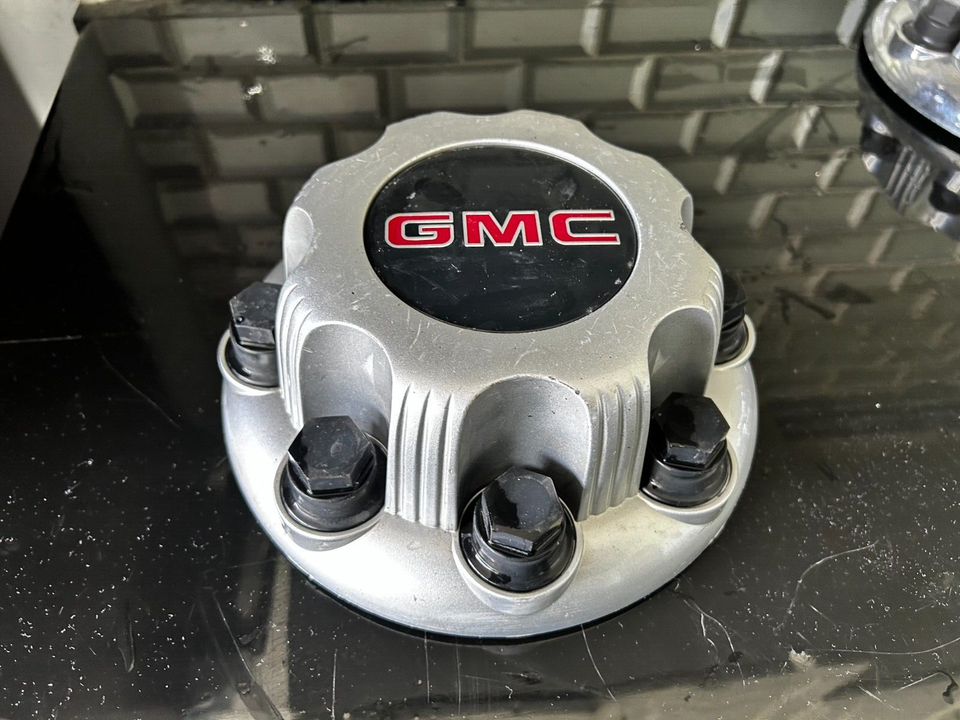 1999 - 2013 GMC Sierra Savana Yukon Wheel Center Hubcap Silver ...