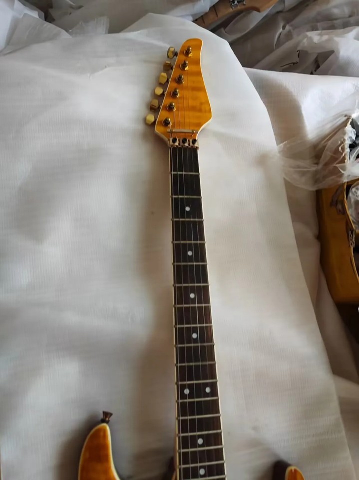Electric Guitar, Pensa Mark Electric Guitar Amber Sunburst Quilted ...