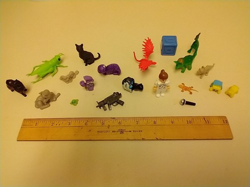 Lot of 20 Small Plastic Toys 5/27/23 | eBay