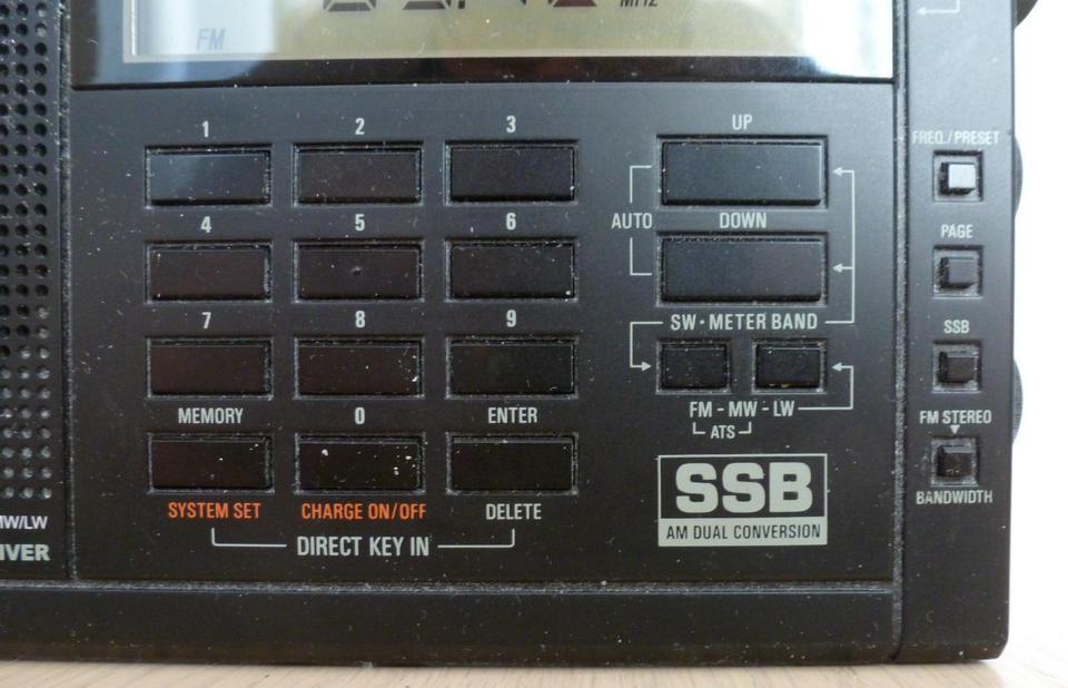 TECSUN PL-600 AM/FM SW PORTABLE MULTIBAND RADIO RECEIVER | eBay