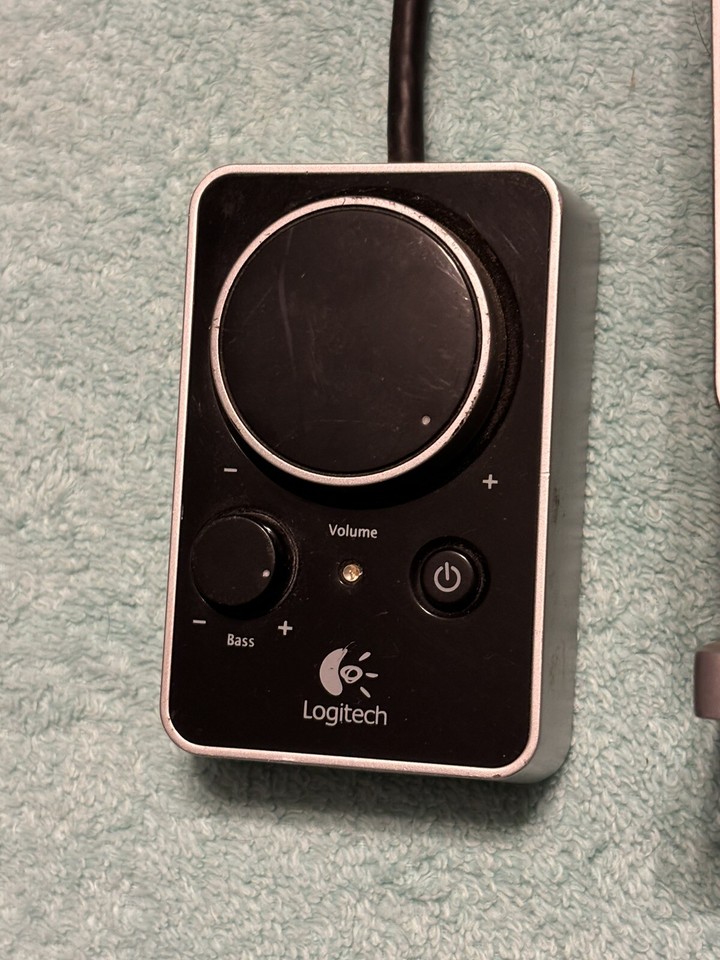 SET OF 2 LOGITECH Z4 SPEAKERS WITH CONTROL POD | eBay