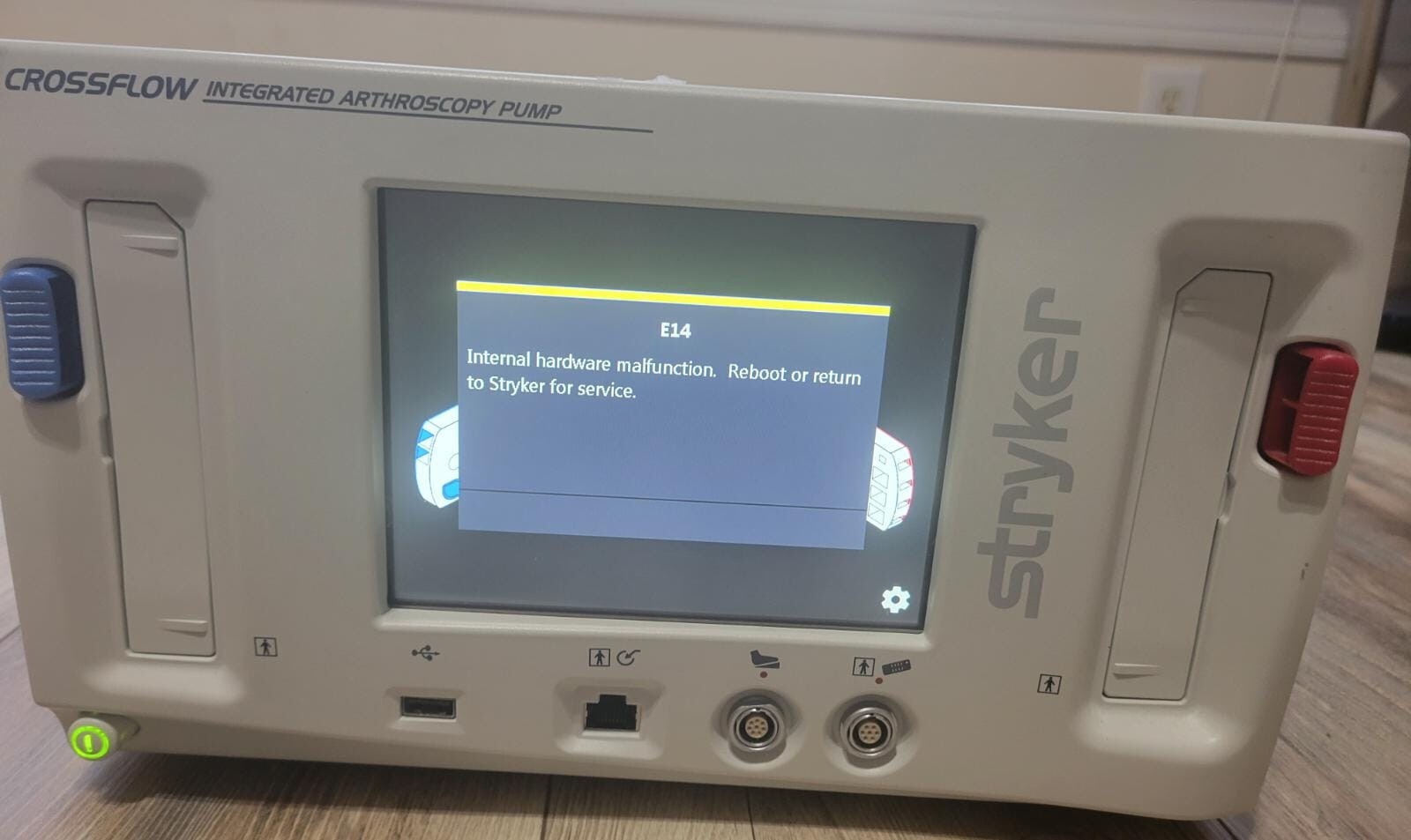 Stryker Crossflow Integrated Arthroscopy Console (E14 Error - Parts ...