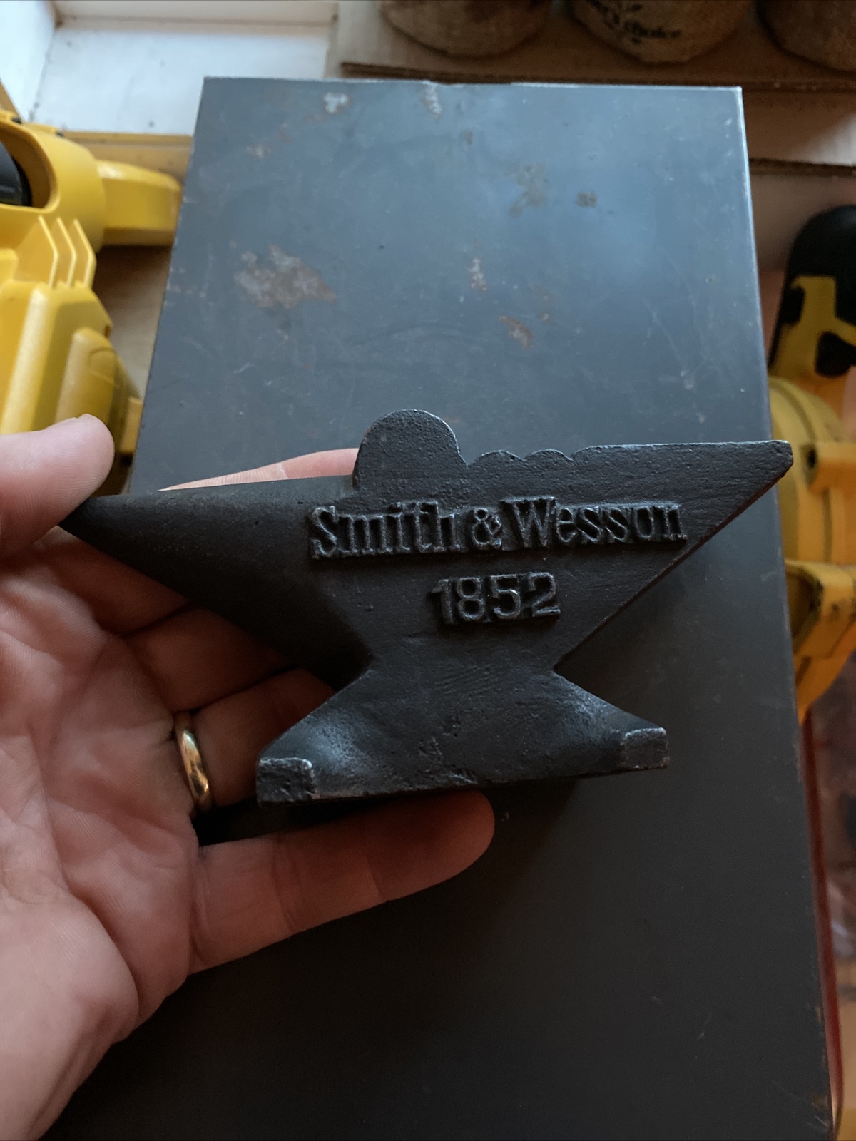 Smith & Wesson Anvil Gunsmith Cast Iron Blacksmith Paperweight Gun ...