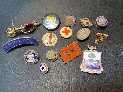 Mixed Lot of 15 Vintage Pinbacks, Pins, Badges, Lions Club, Red Cross ...