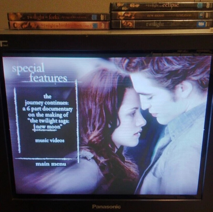 TWILIGHT,NEW MOON,ECLIPSE,BREAKING DAWN PART 1,ETC...=THE TWILIGHT SAGA ...