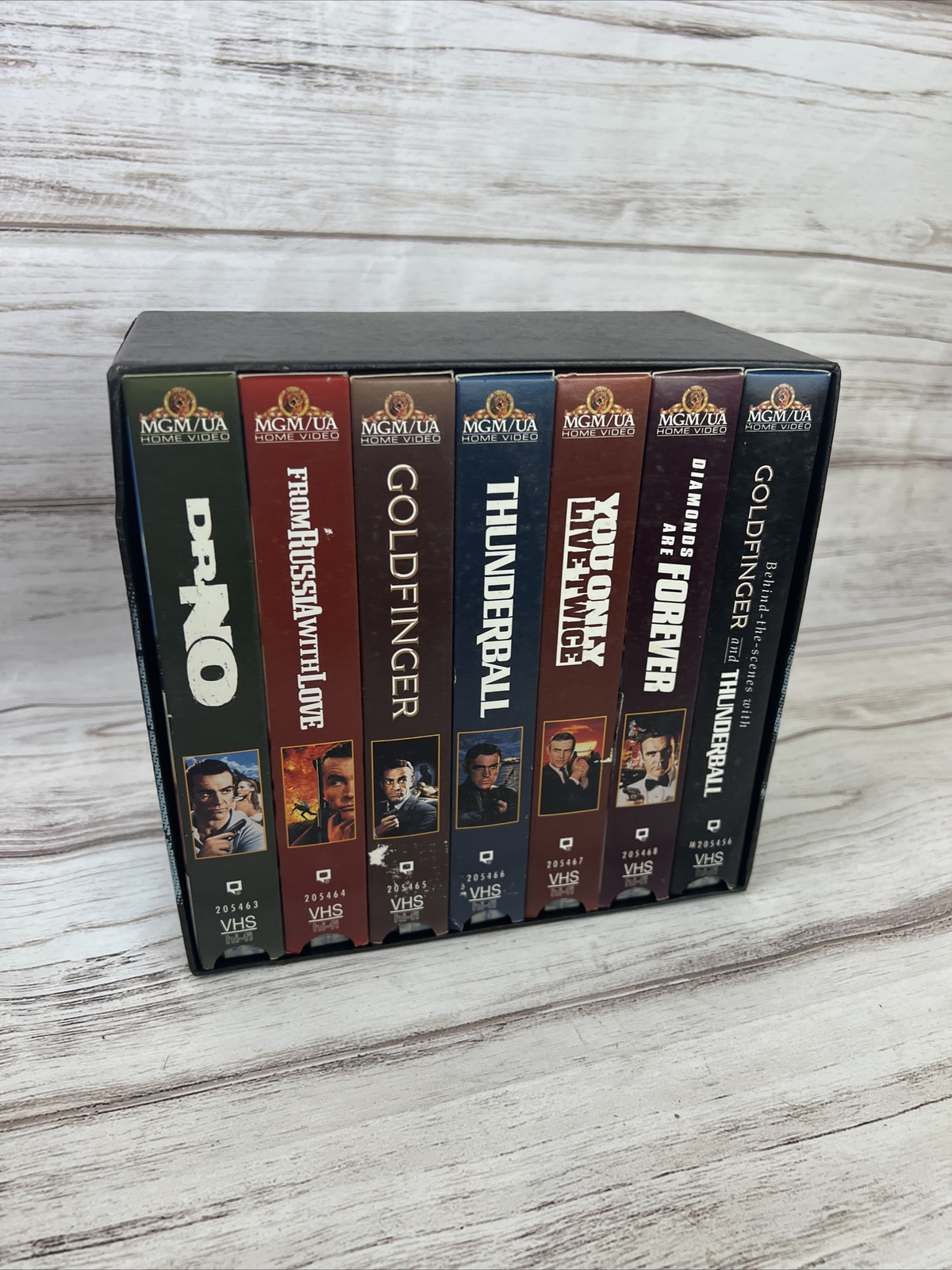 Deluxe Edition Bond 007 Gift Set James Bond VHS Box Set with original ...