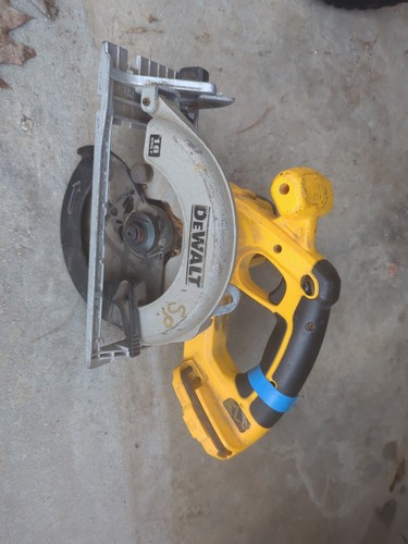 DEWALT DC390 6-1/2" 18V Cordless Wood Carpentry Portable Hand Circular ...