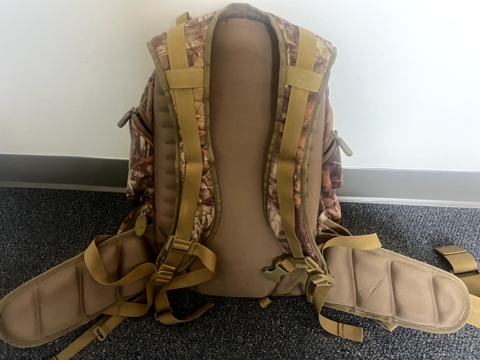 Badlands Hunting/hiking Backpack Realtree Camo | eBay