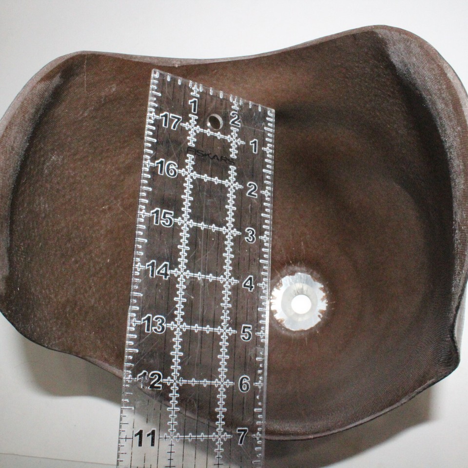 WIDE BASE PROSTHETIC RIGHT LEG ABOVE KNEE SOCKET ~ Width = 7"x7" Height ...