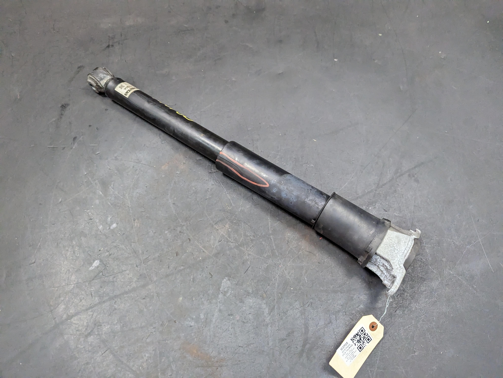 Rear Right Shock Absorber W/ Mount 2019 Mazda CX-5 KN3L-28-700A 2017 ...