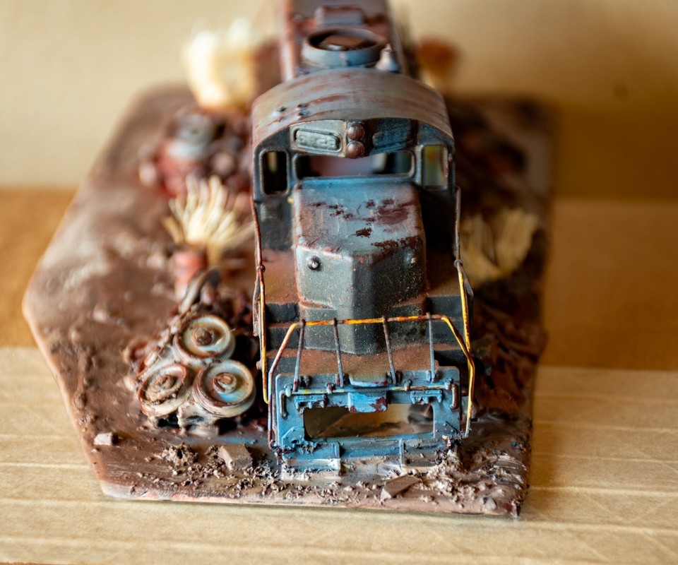 HO Scale Abandoned Unmarked GP 20 Junk Pile Diorama Custom Built ...