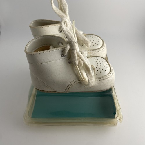 Wee Walker Vintage White Baby Shoes w/ Original Box 1960’s Size 1 | eBay