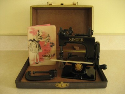 Vintage 1953 Singer Blackside Model 20 Sewhandy Childs Sewing Machine w ...