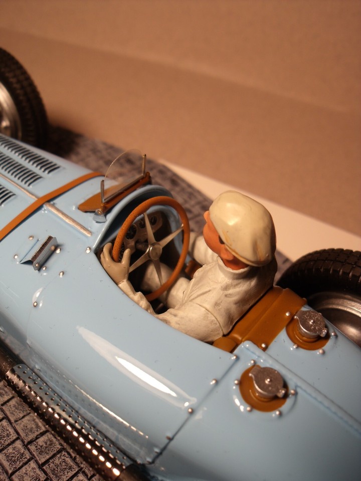 1/18 FIGURE HUGH CONWAY DRIVING VROOM FOR GP REPLICAS SCHUCO MINICHAMPS ...