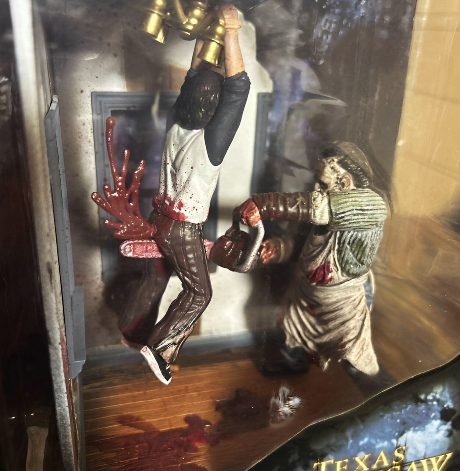 The Texas Chainsaw Massacre Mezco Leatherface Color Version Figure ...