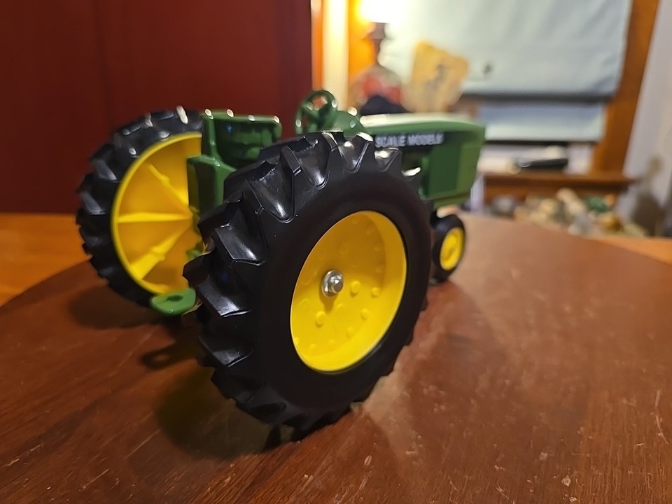 Vintage 1/16 Scale Ertl - Early Scale Models - Green Row Crop Tractor ...