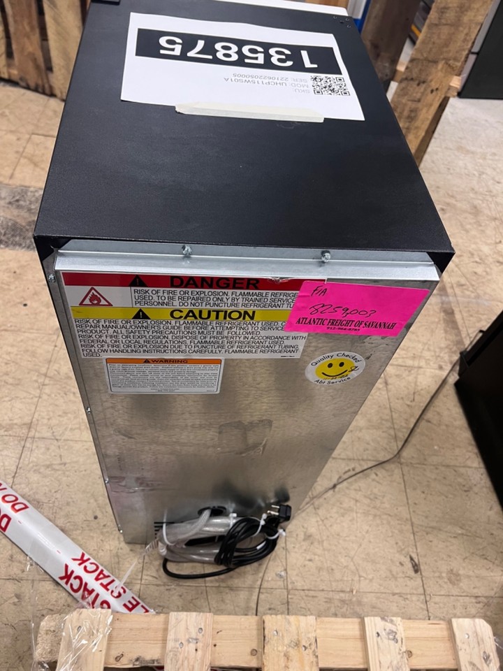 Uline UHCP115WS01A 15" White Built-In Clear Cube Ice Maker NOB #135875 ...