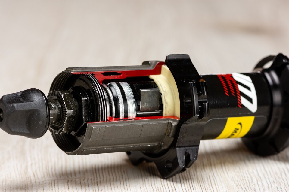 Cutaway Display Mavic Aksium Rear Bike Hub With Acrylic Display Stand ...