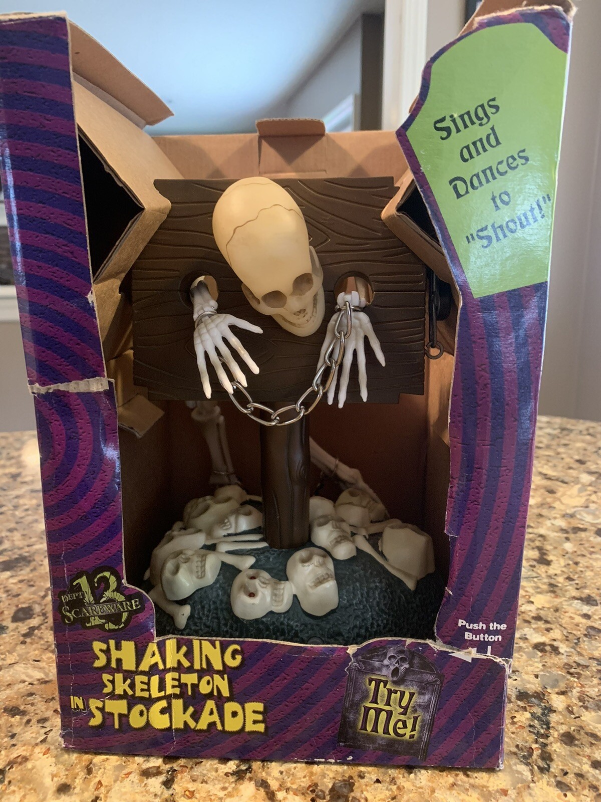 Animated Shaking Skeleton Stockade w/ flashing Eyes Sings Dances to ...