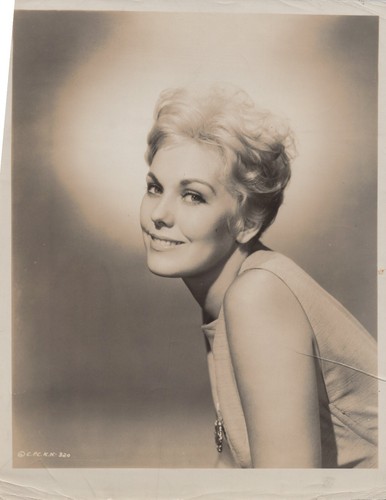 Kim Novak (1950s) 🎬⭐ Beauty Hollywood Actress - Stunning Portrait Photo ...