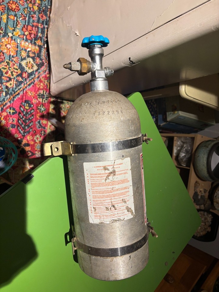 NOS tank holds 15# drag worthy | eBay