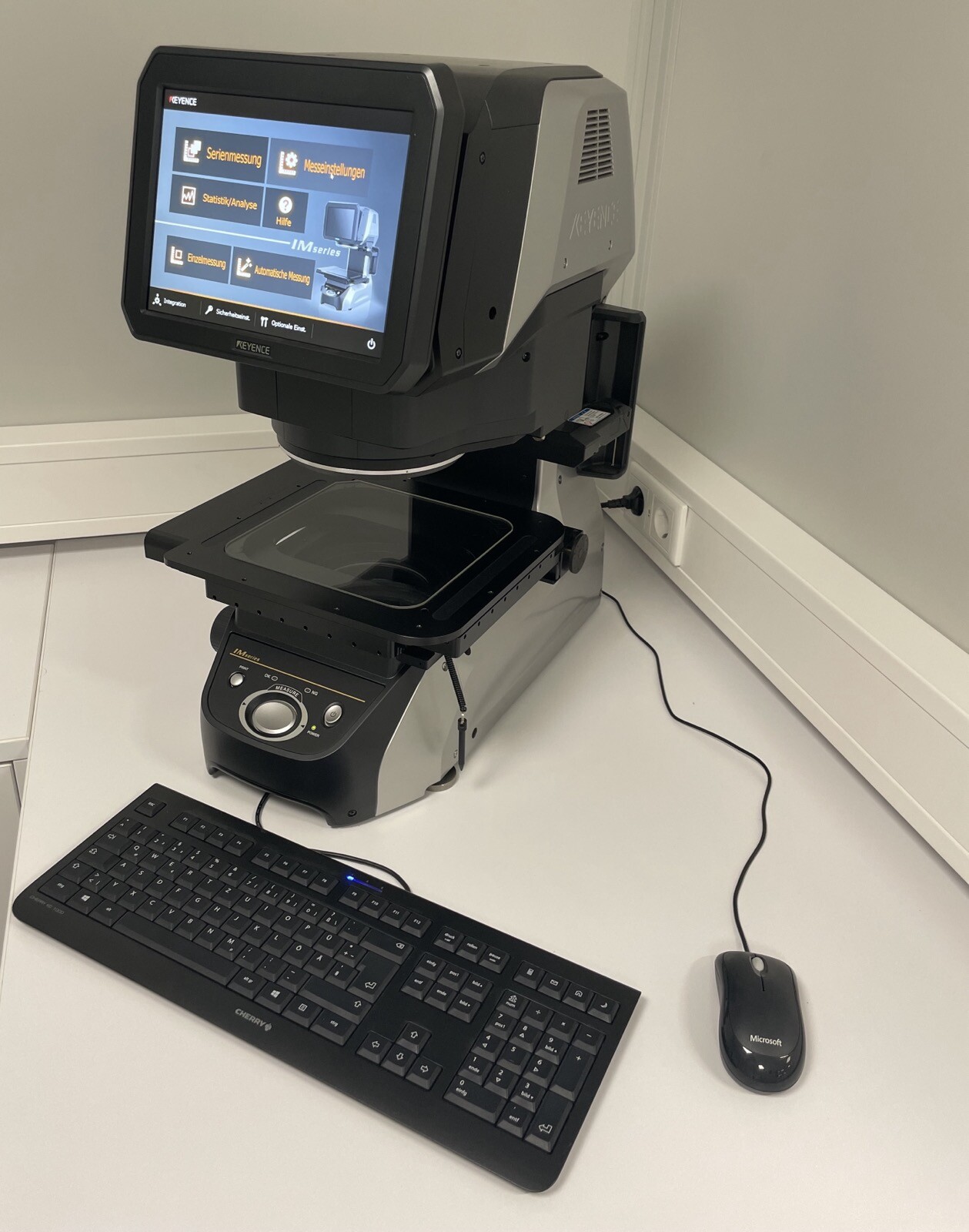 Keyence Digitaler Messprojektor IM-7020 Messmikroskop + IM-7500 | eBay.de