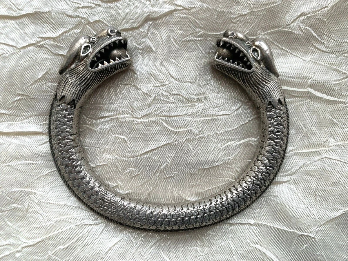 Two Dragons Facing Each Other