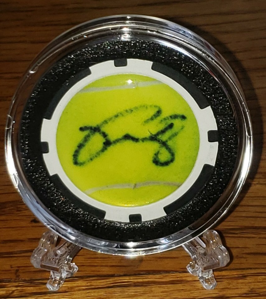 VENUS WILLIAMS CUSTOM POKER CHIP FASIMILE AUTOGRAPH, HOLDER &STAND ...
