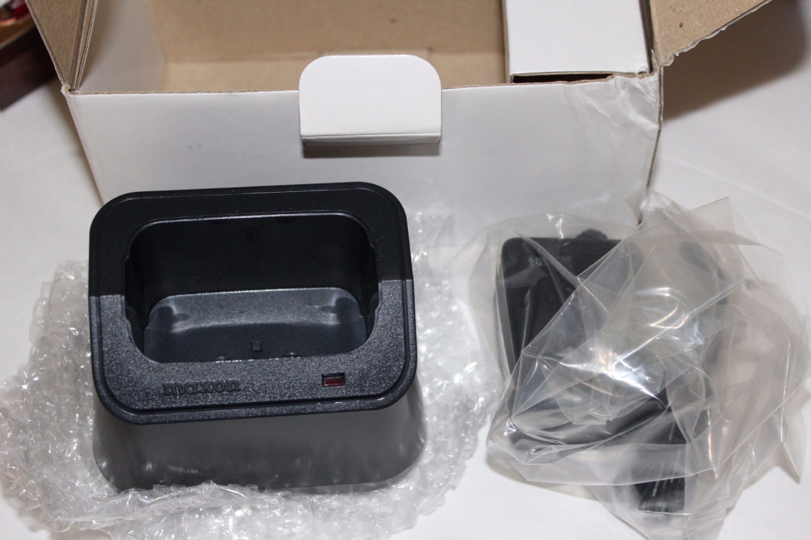 MAXON SA-1120 DESKTOP CHARGER for SL70 SL200T SL600T NEW IN BOX #529 | eBay