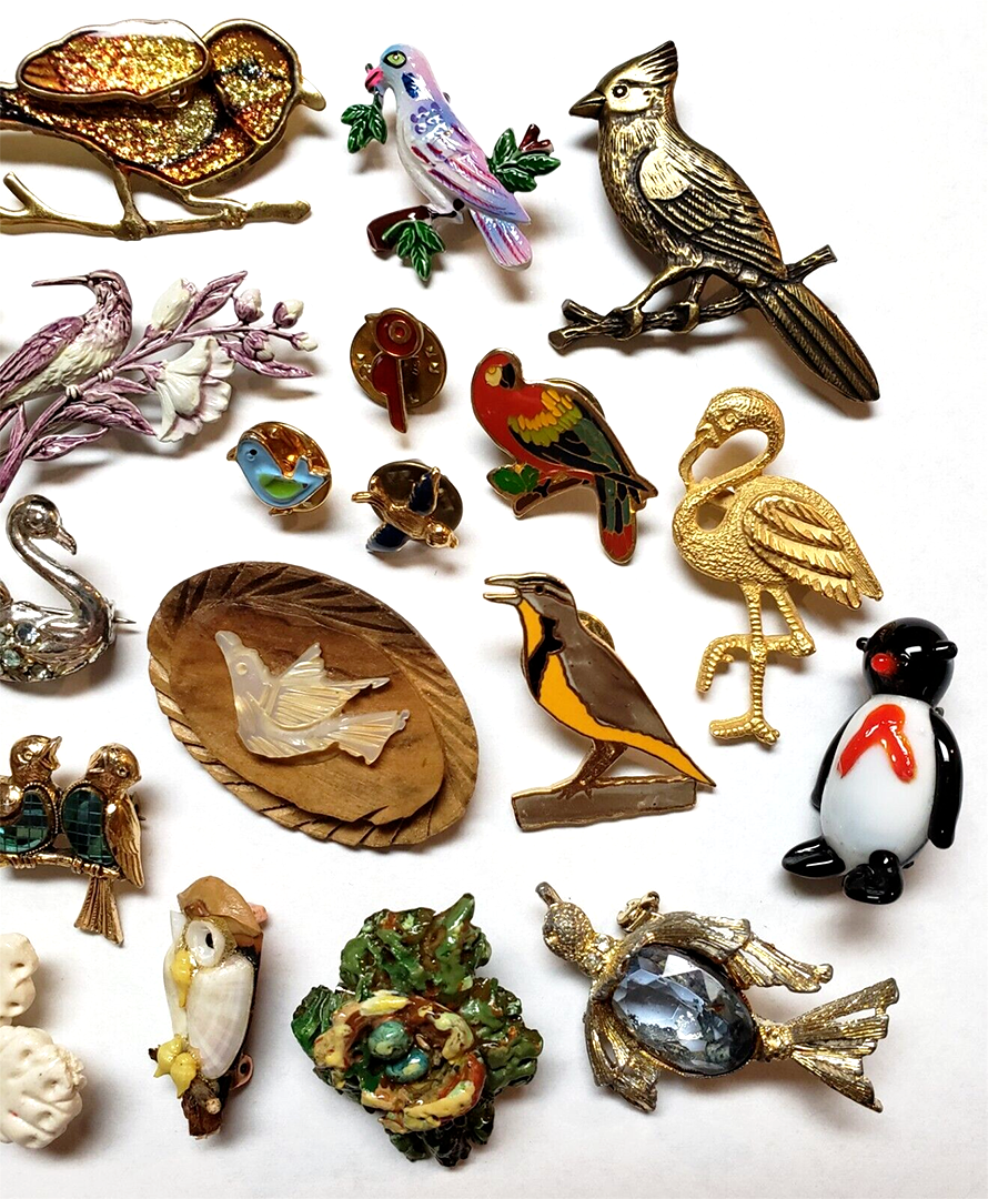 LOT of 24 BIRD BROOCHES + PINS~ SWAN Penguin FLAMINGO Cardinal DOVE ...