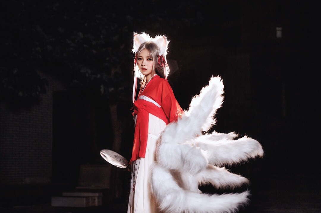 Legends LOL KDA Ahri Nine-Tailed Cosplay Fox Tails Prop Halloween Party ...