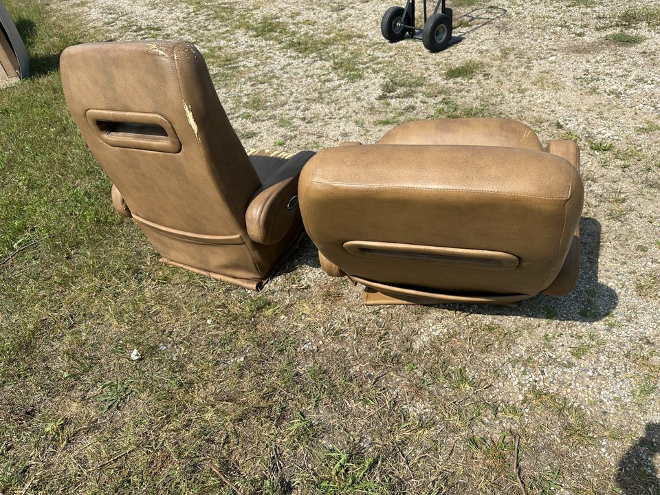Flexsteel RV Captain's Chairs Seats PAIR Tan Brown Taupe motorhome ...