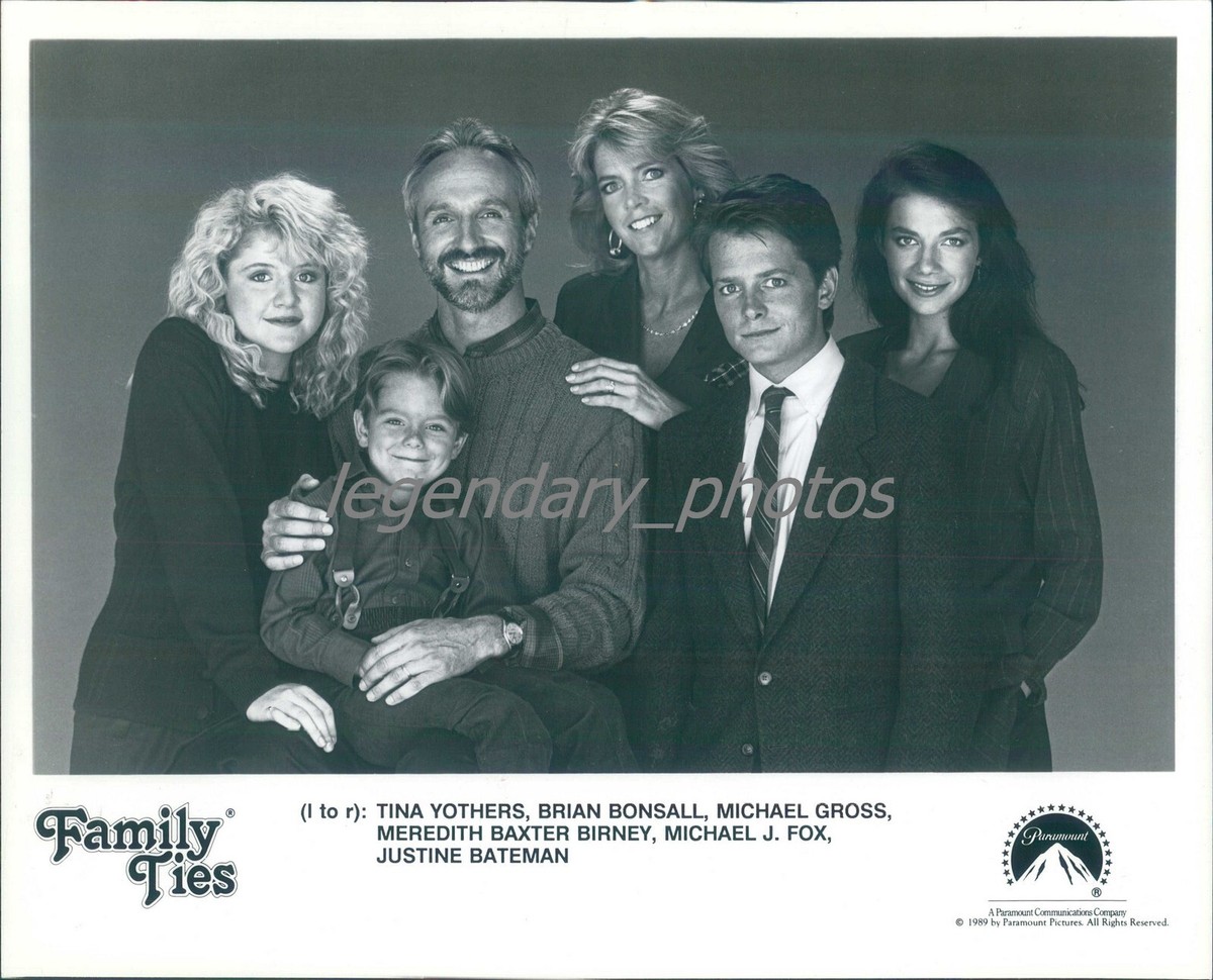 Family Ties Cast 1989 Family Portrait Of Cast Of Family Ties Original