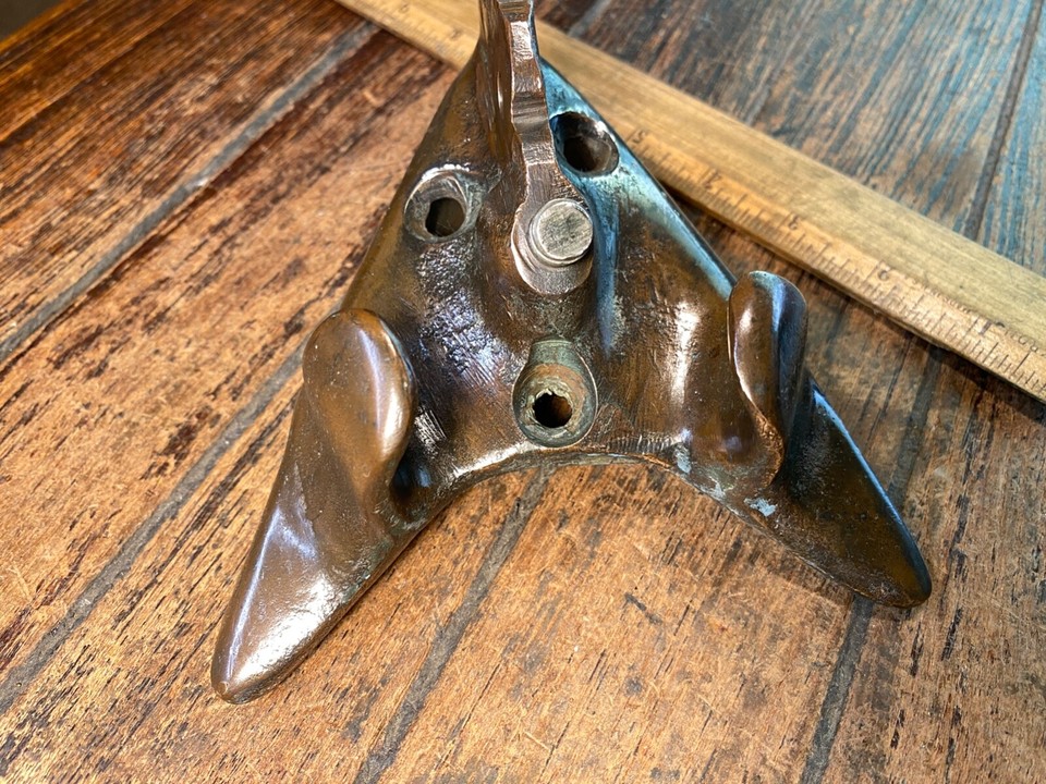 VINTAGE CAST BRONZE BOW HEADSTAY, CHOCKS FITTING, GREAT AGE/PATINA!! | eBay