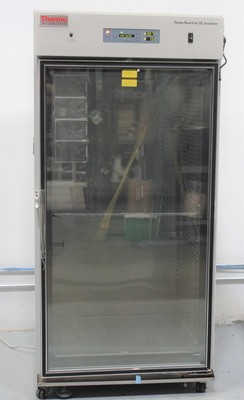 Thermo Scientific Large-Capacity CO2 Incubator 821L 29 cu. ft. Poli ...