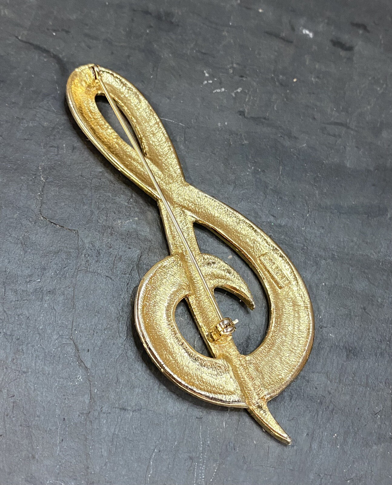 Music Note Brooch Signed M Jent Hammered Gold Tone Vi… - Gem