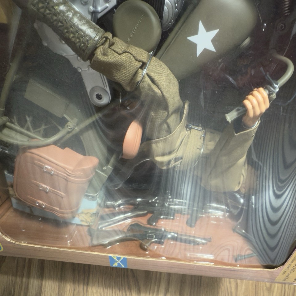 21ST CENTURY TOYS The Ultimate Soldier - U.S. Army Dispatch Rider ...