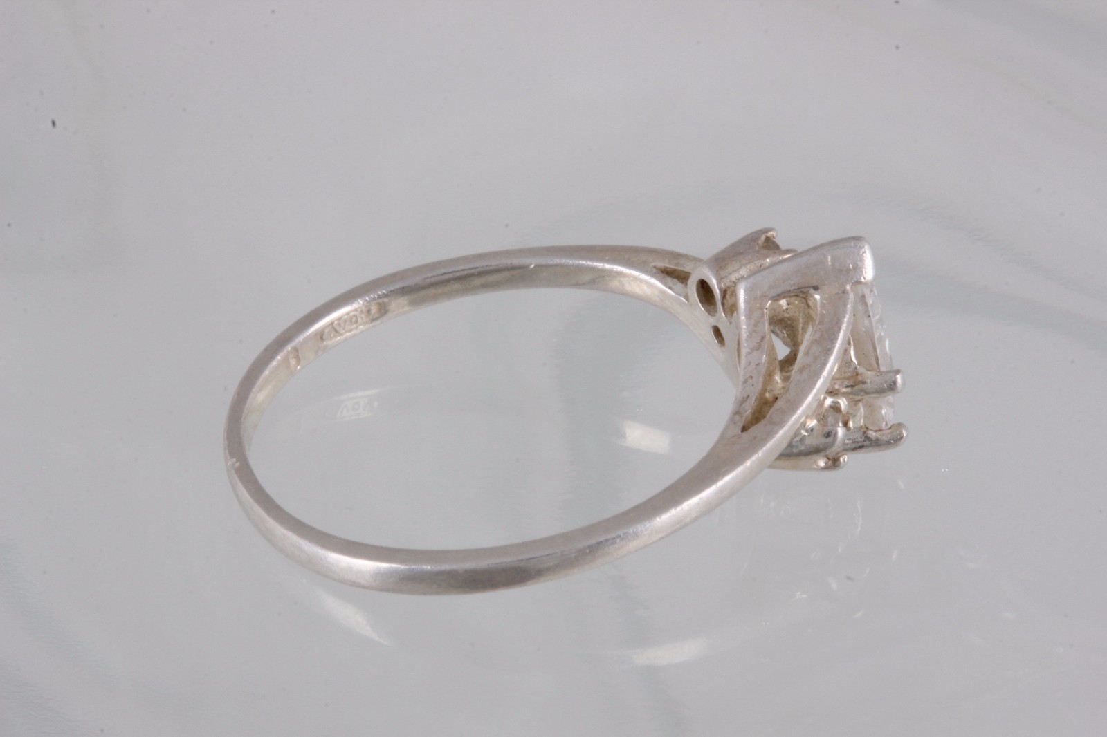 AVON NV STERLING SILVER CLEAR STONES RING SIZE 8 925 FINE SIGNED 2993B ...