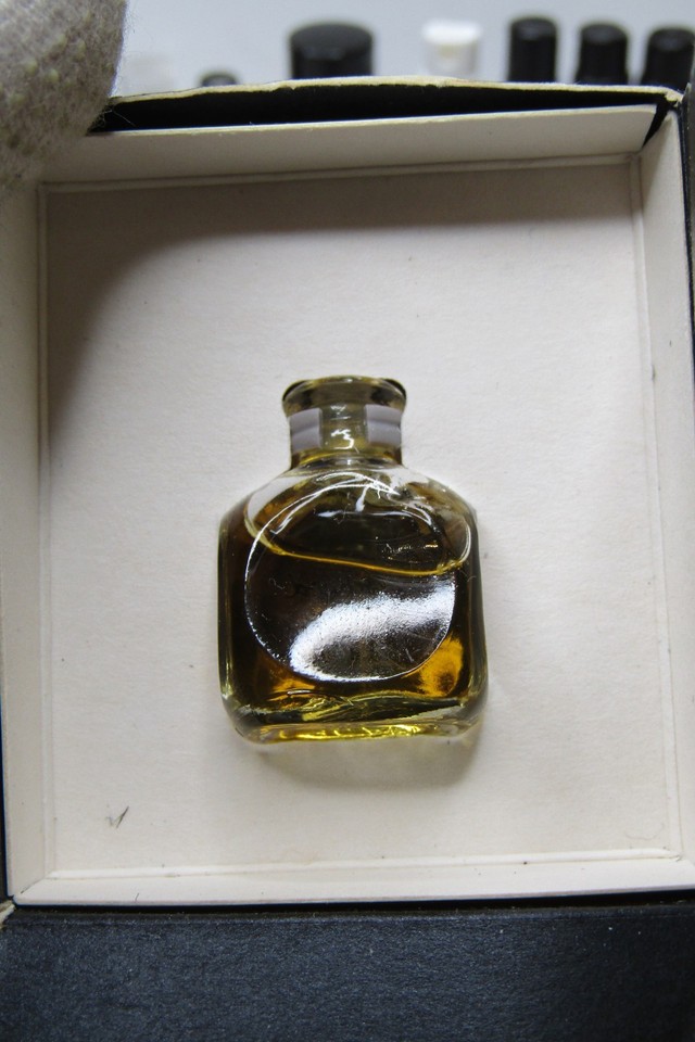 Lot VTG Miniature CABOCHARD CHANEL Atelier Cologne Guerlain Tom Ford ...