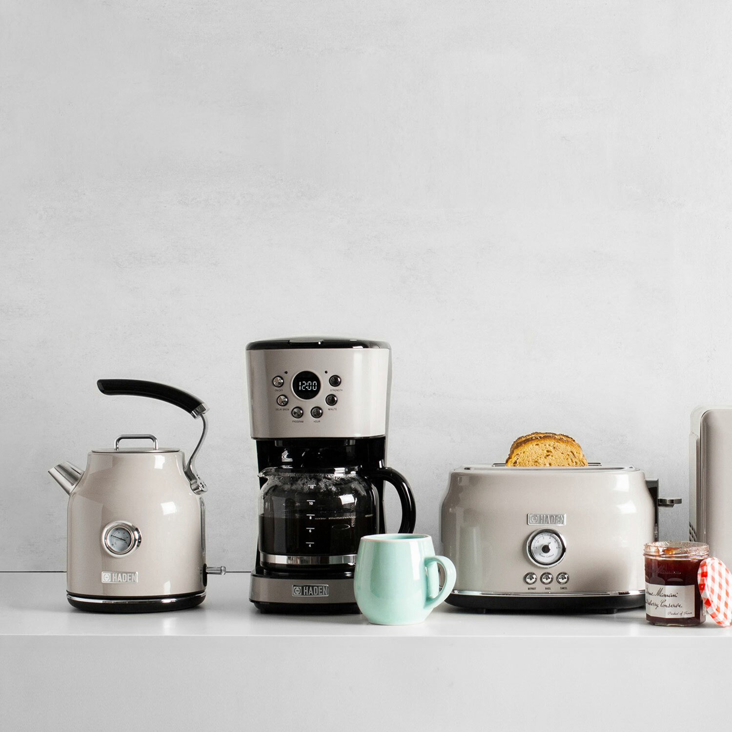 Haden Retro Style 12 Cup Home Coffee Maker Machine w/ Carafe, Putty ...