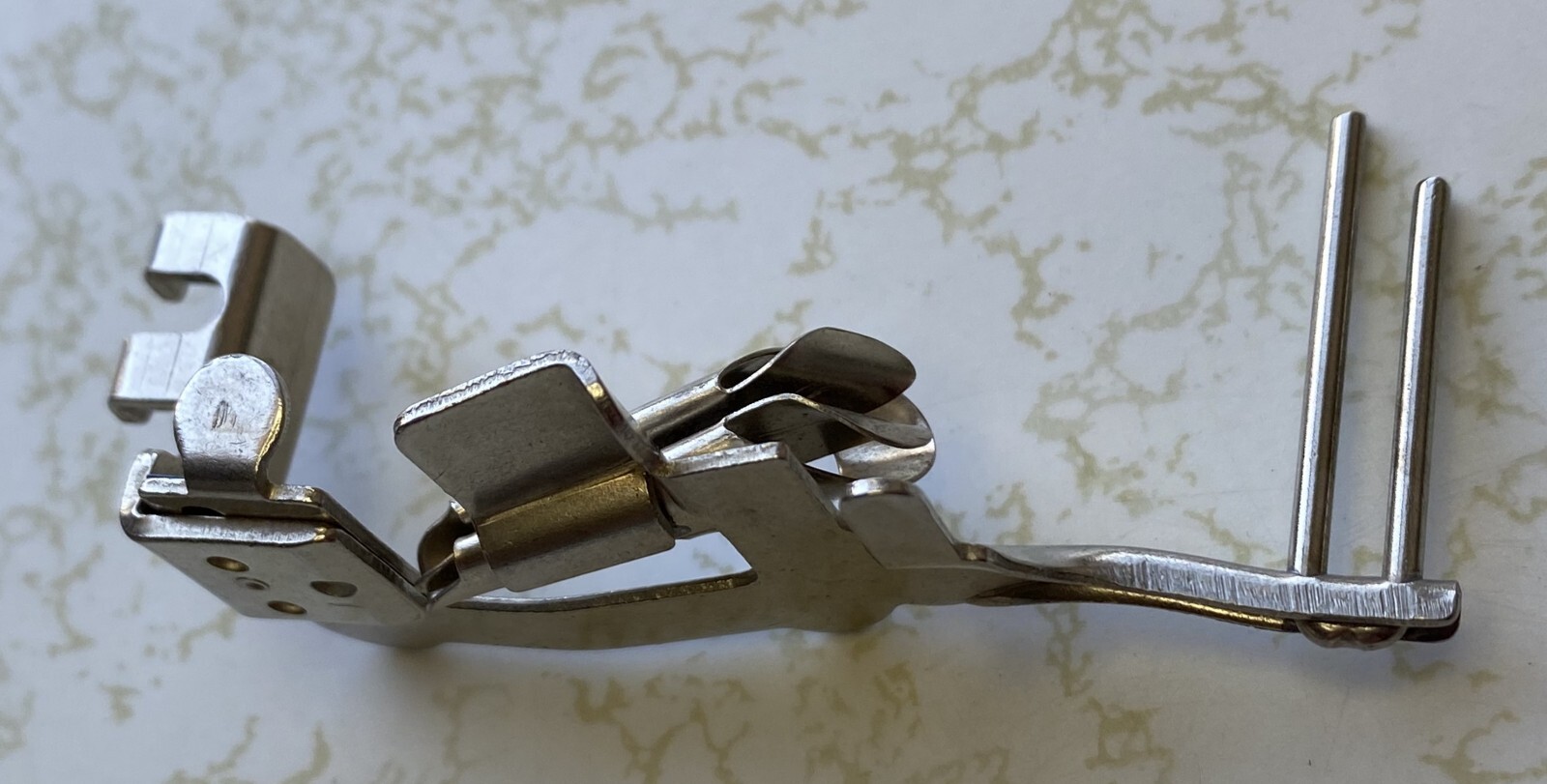 Singer 160359 Slotted Binder Foot Fits Featherweight 221 And Low Shank ...