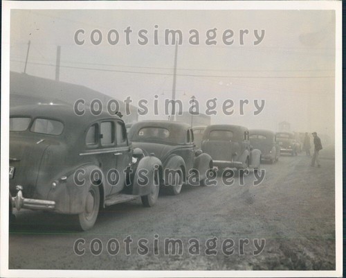 1941 Vintage Cars at Gate Strike Ravenna Arsenal Loading Plant Ohio ...