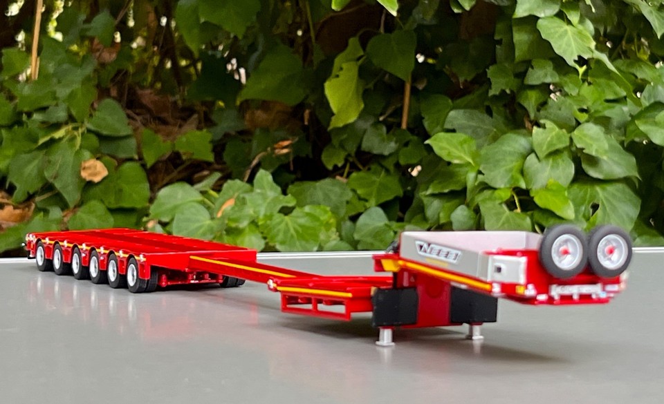 low loader trailer 6 axle (extendable) in red WSI truck models 1:50 ...
