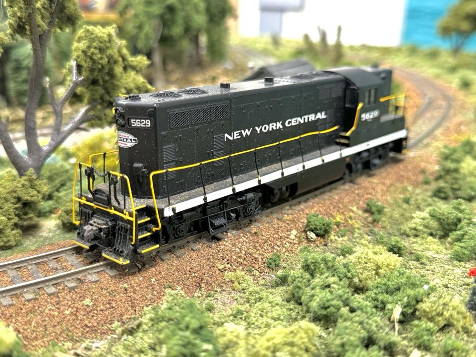 Atlas Classic 8482 HO Scale NYC New York Central EMD GP7 Diesel ...